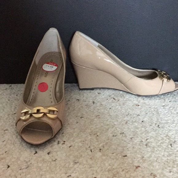 Adrienne Vittadini | Shoes | Brand New Paten Leather Open Toe Wedges | Poshmark